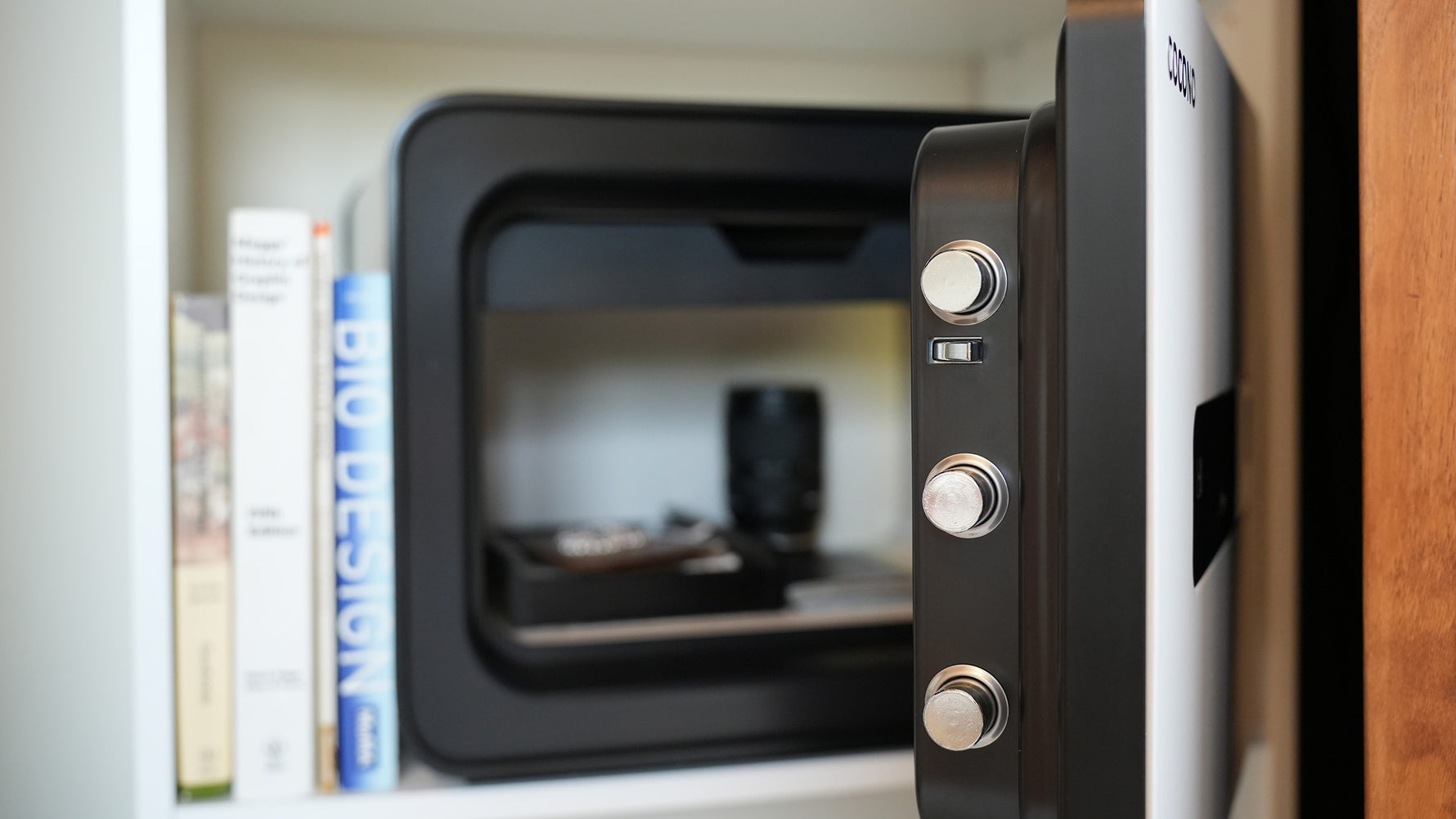 Comparing the best small and medium home fire safes – COCONO